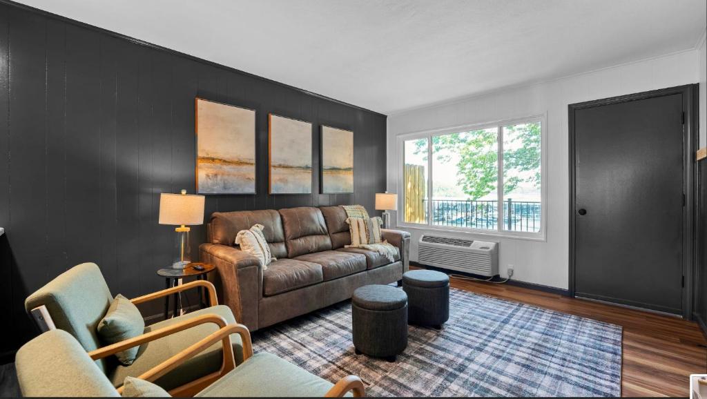 Deluxe Modern 2BR with Lake Views Deluxe Unit, Osage Beach (tarifs ...