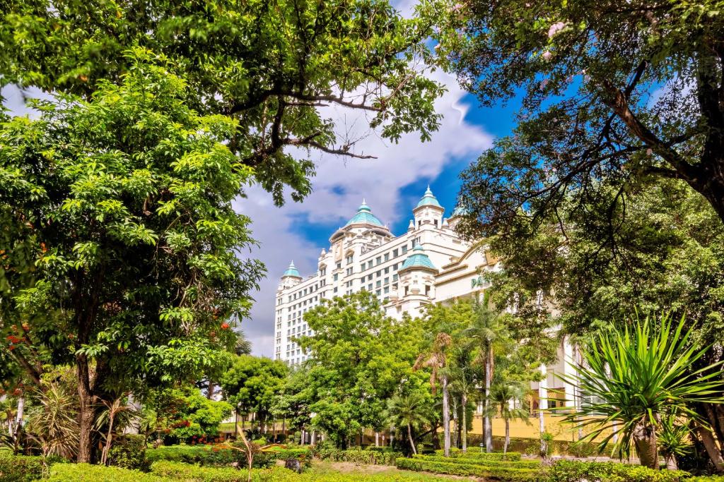 Waterfront Cebu City Hotel & Casino, Cebu City (updated prices 2025)