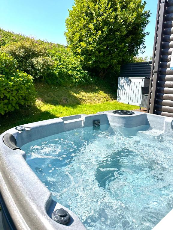Hot Tub Lodge at Retallack Resort with 2 bedrooms, Padstow (updated ...