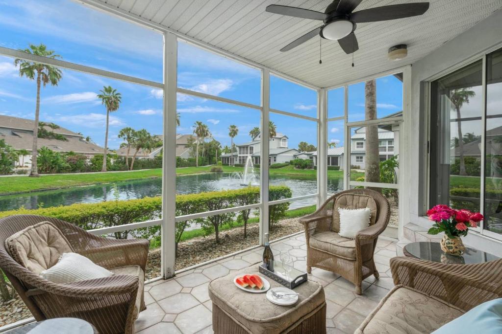 Siesta Bayside Pretty Fountain View, Siesta Key (updated prices 2026)