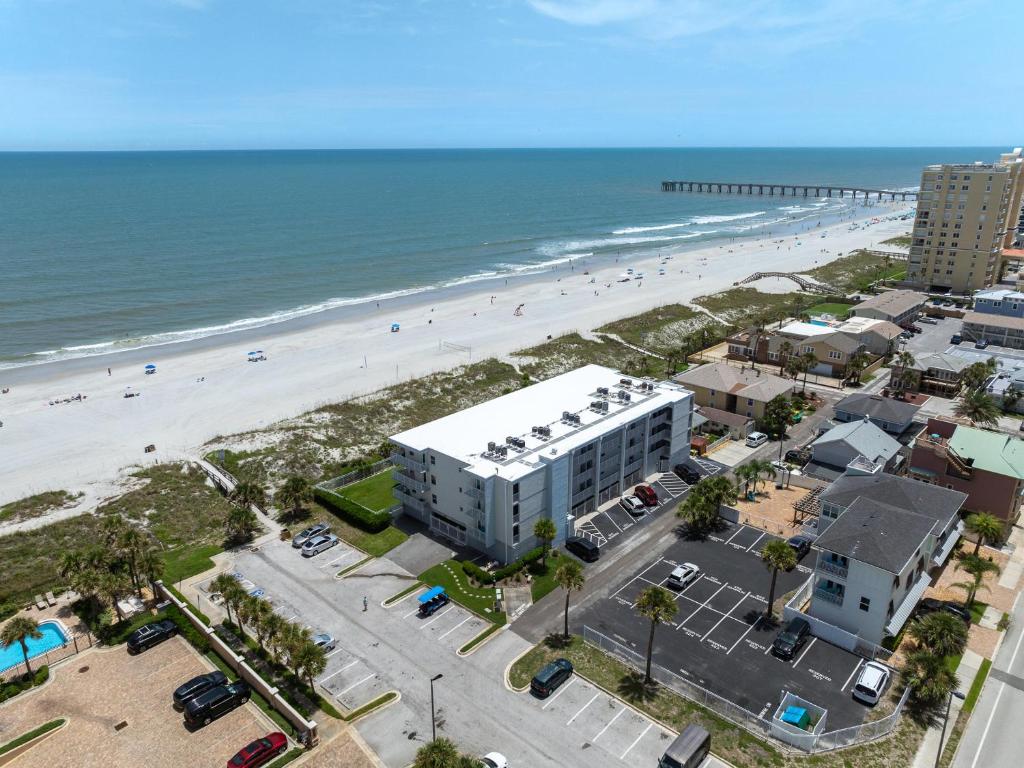 Jacksonville Beachdrifter 406, Jacksonville Beach (updated prices 2025)