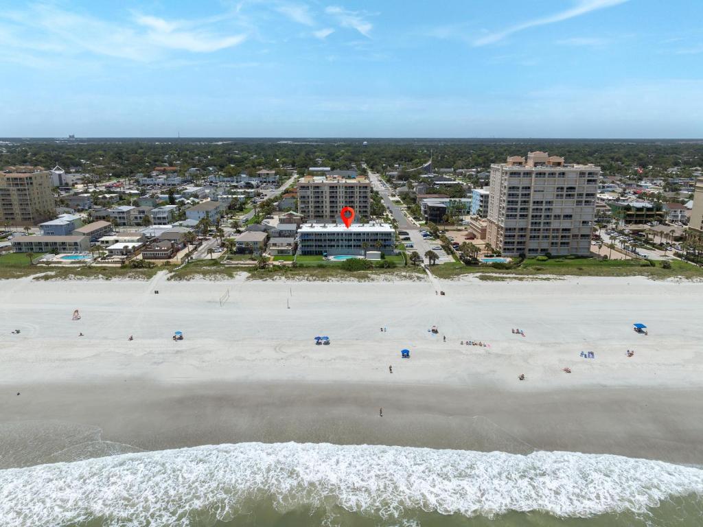Jacksonville Beachdrifter 406, Jacksonville Beach (updated prices 2025)