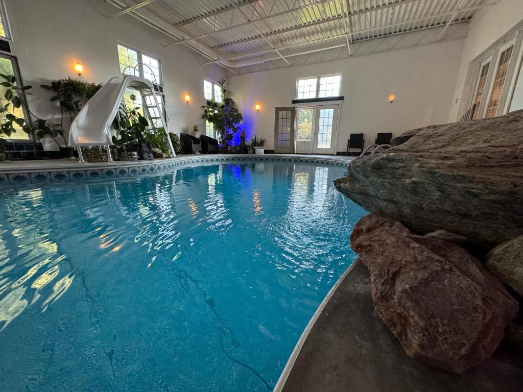 Holden Villa Retreat, Ridgetown (updated prices 2025)