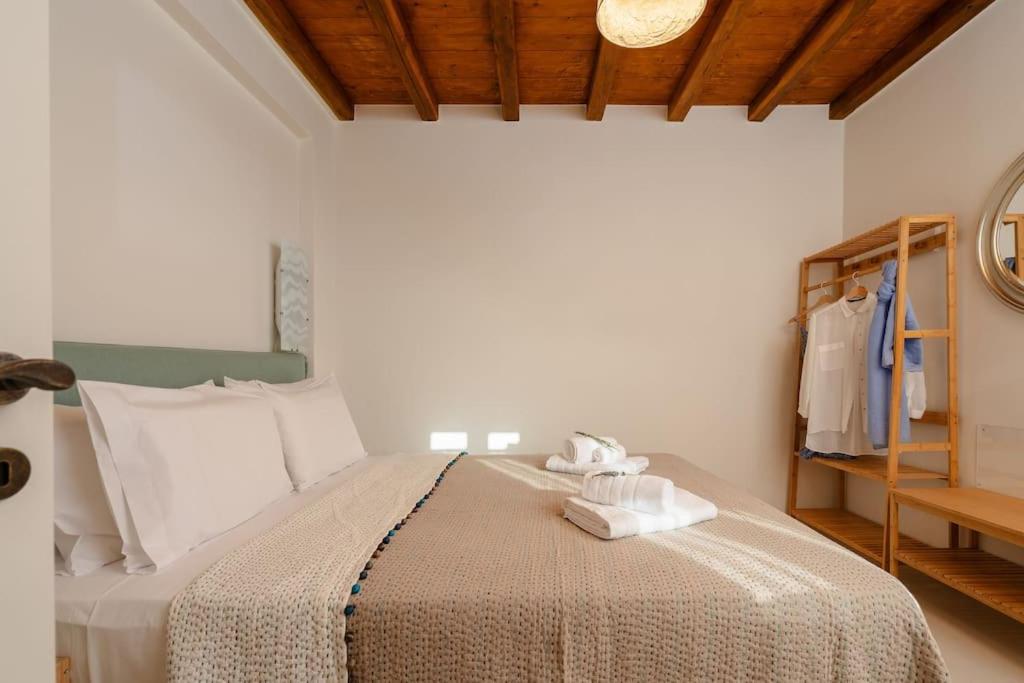 Avles Studio, Mélanes (updated prices 2026)