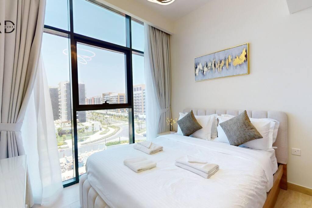 Modern Stylish 1BR Azizi Riviera, Dubai (updated prices 2025)
