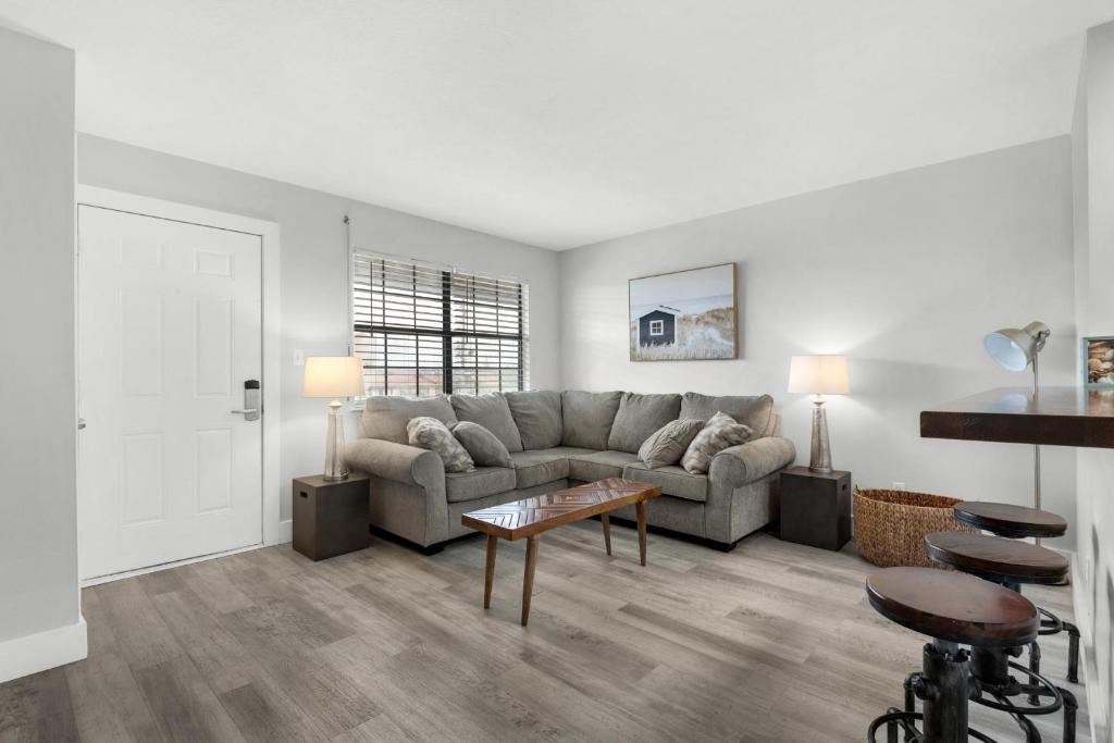 Sandy Pointe #211- Bream Island, Fort Walton Beach (updated prices 2025)