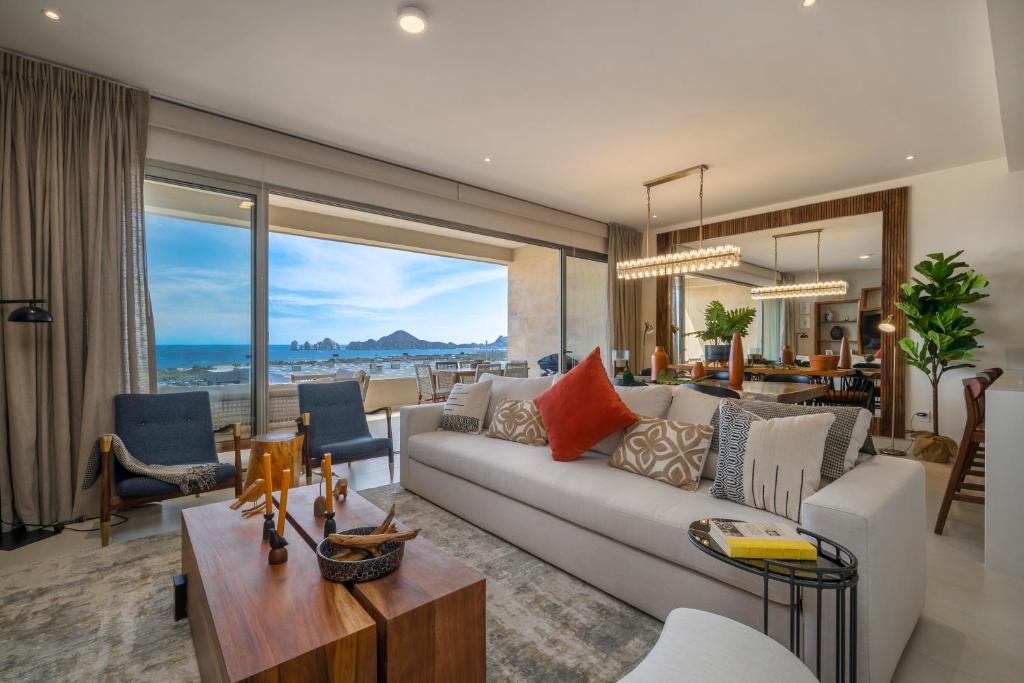 Luxury Condo with Ocean View, Balcony, and Pool, Cabo San Lucas ...