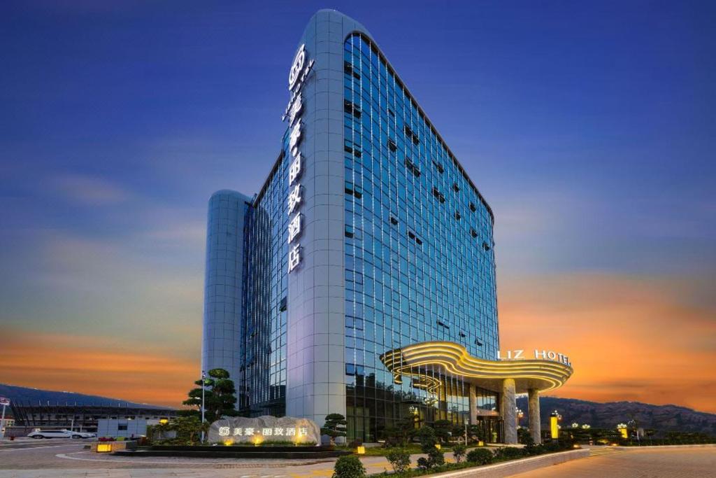 Mehood Lestie, Liangshan Huidong Administrative Service Center, Huidong ...