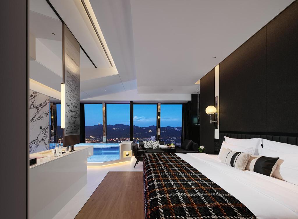 ISEYA Panoramic Hotel Chongqing Jiefangbei Flagship, Chongqing (updated prices 2025)