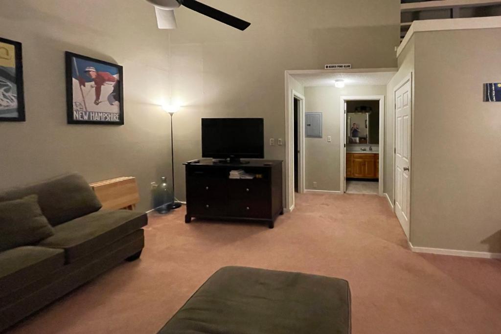 Four Seasons Retreat, Bartlett (updated prices 2026)