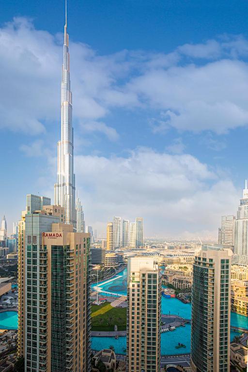 Burj Khalifa Outside View