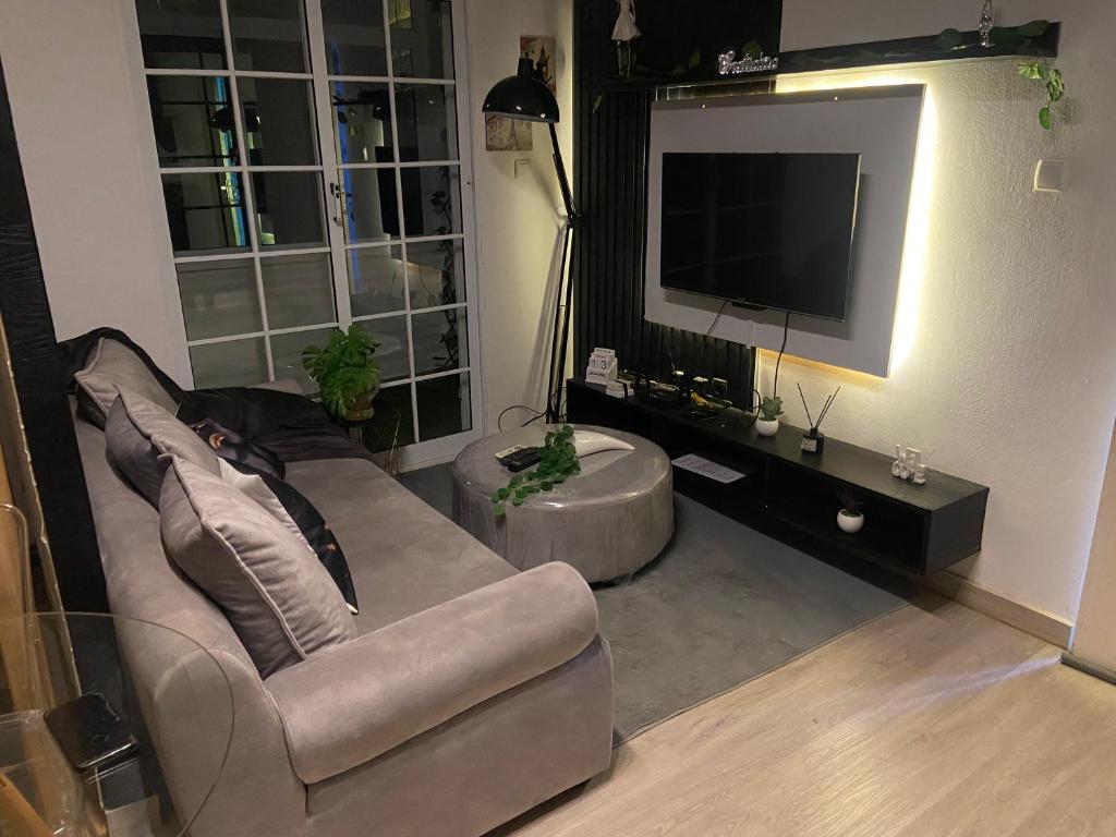 Bakana Empire, Luanda (preços atualizados para 2024)