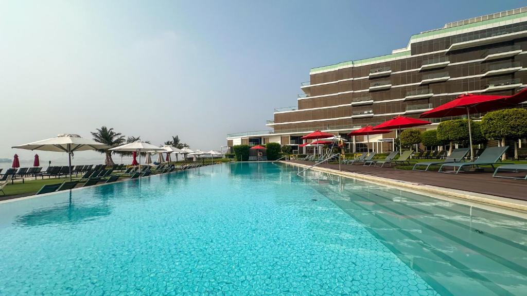 Waves - Premium Seaside Retreat With Private Beach, Dubai (updated ...