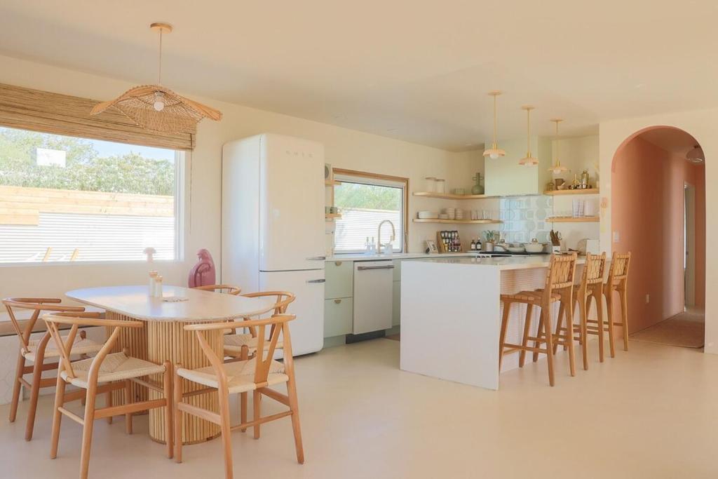 Artist Home Hot Tub Fire Pit Pool & Views, Joshua Tree (updated prices ...