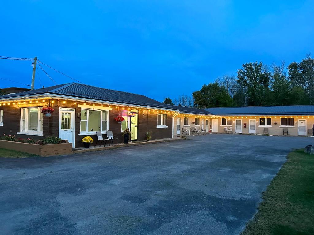 Carriage Inn Motel, Peterborough (updated prices 2026)