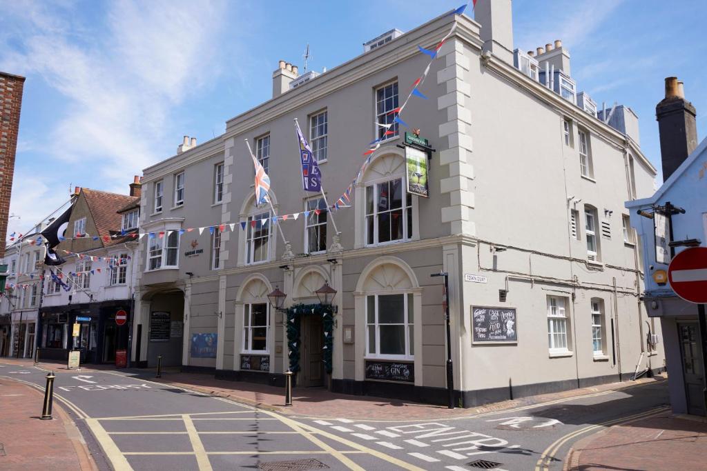 Fountain Inn by Greene King Inns, Cowes (updated prices 2026)