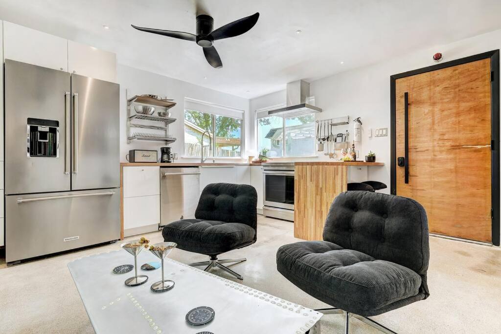 Aviator's Suite, Lakeway (updated prices 2026)