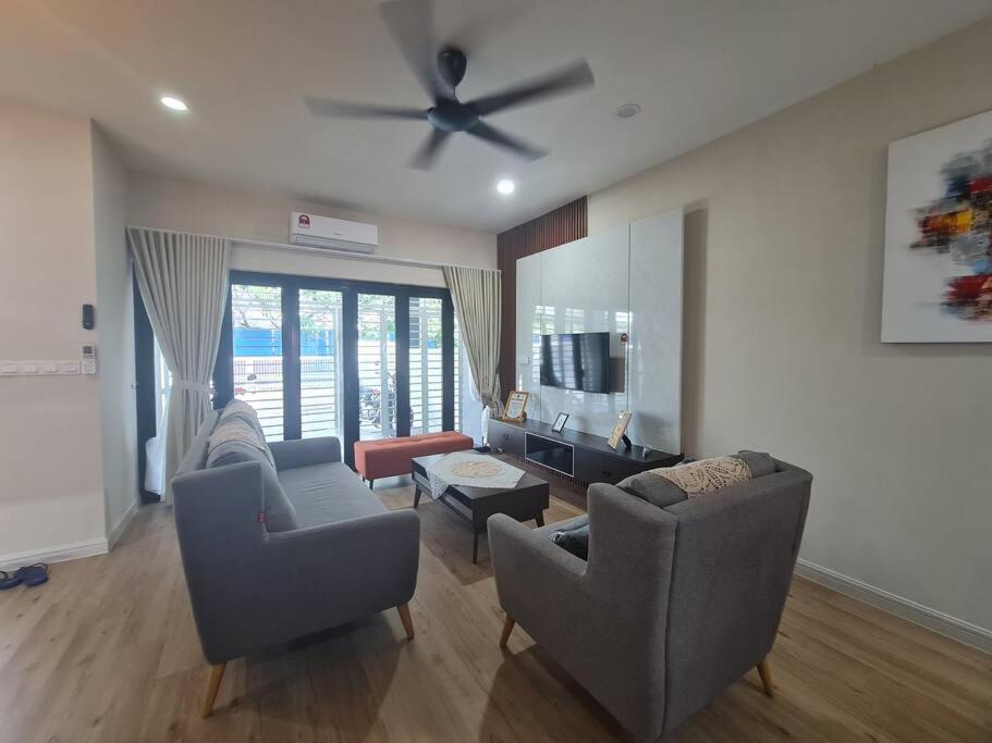 Ruai Delfina, whole house for you to enjoy, Nilai (precios actualizados ...