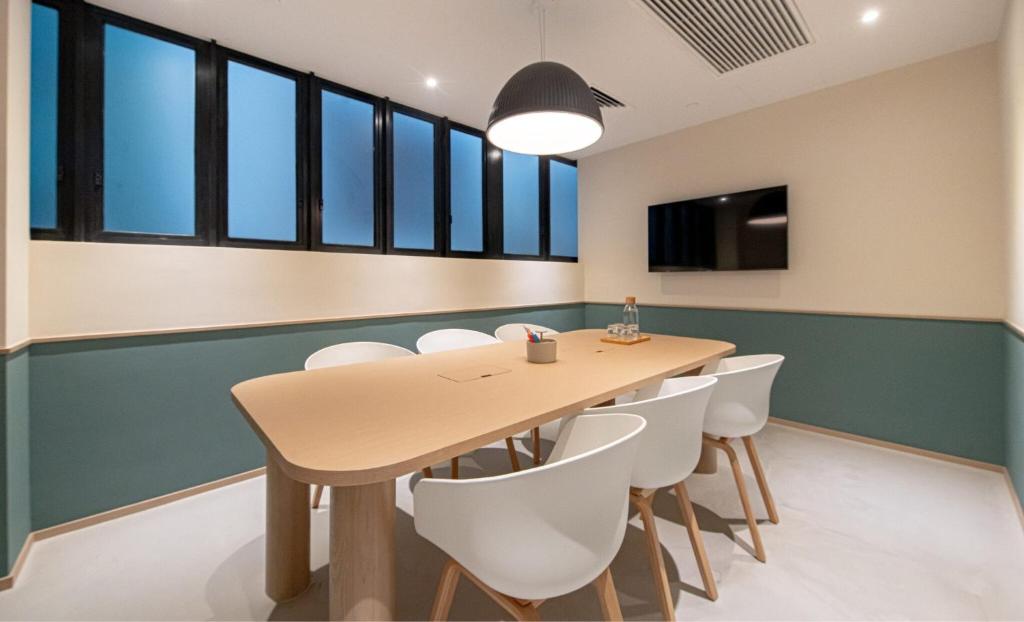 Weave Studios - Kowloon West, Hong Kong (updated prices 2025)