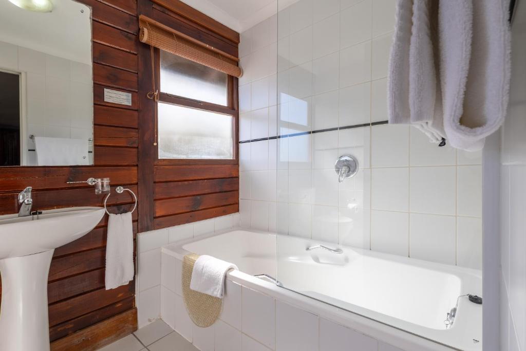 Knysna Log-Inn Hotel, Knysna (updated prices 2025)