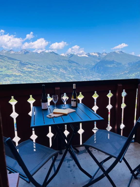 La Plagne Appartement au pied des pistes avec vue Mont Blanc, La Plagne ...