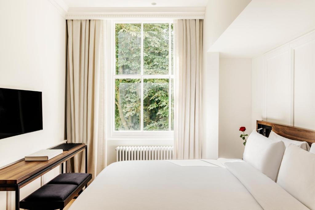 The Caesar Hotel, London (updated prices 2025)