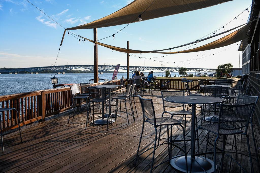 Crowne Plaza Niagara Falls NY - Riverside by IHG, Niagara Falls ...