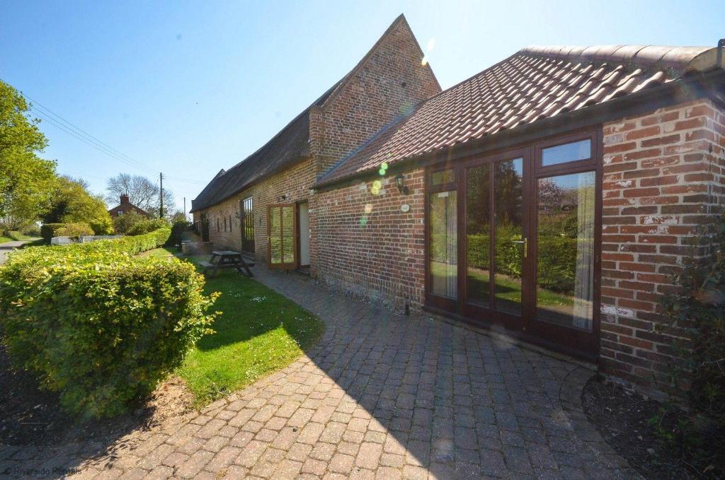 Fennel Cottage - How Hill - Private Fishing Lake for complex, Catfield ...