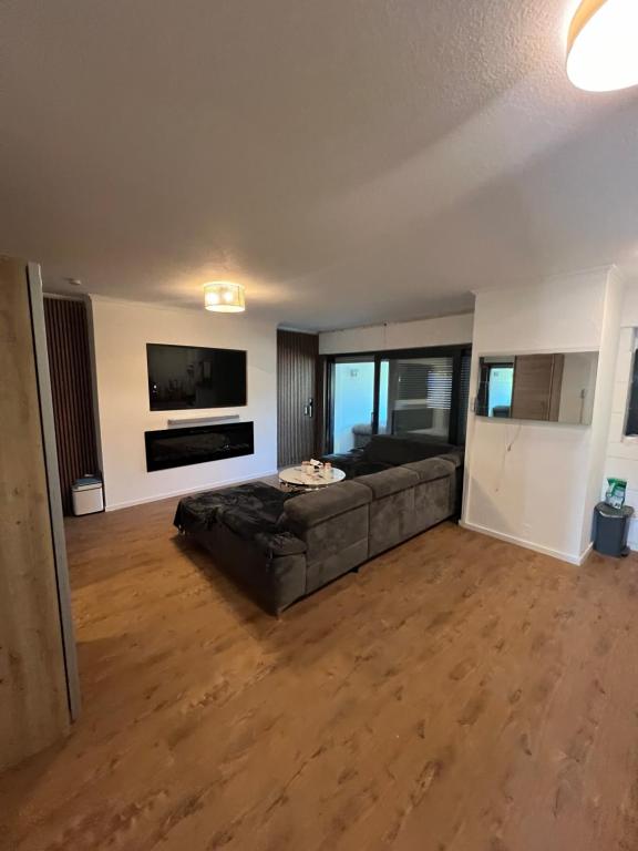 Charmante Wohnung mit Wintergarten und Terasse, Duisburg (updated prices 2025)