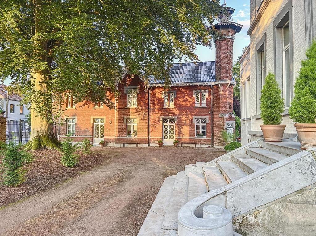 Château La Fontaine - Stylish Manor - Green Environment, Mons (updated ...