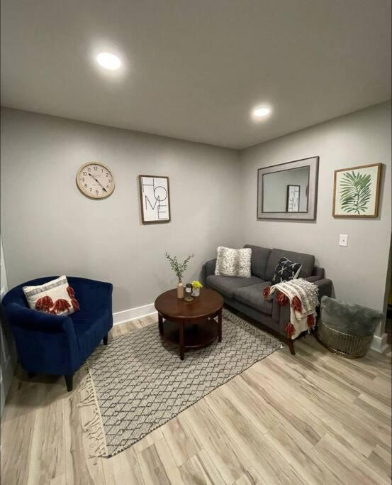 Gold Coast -The Liberty Suite 70 -Modern & Spacious Studio, Papillion ...