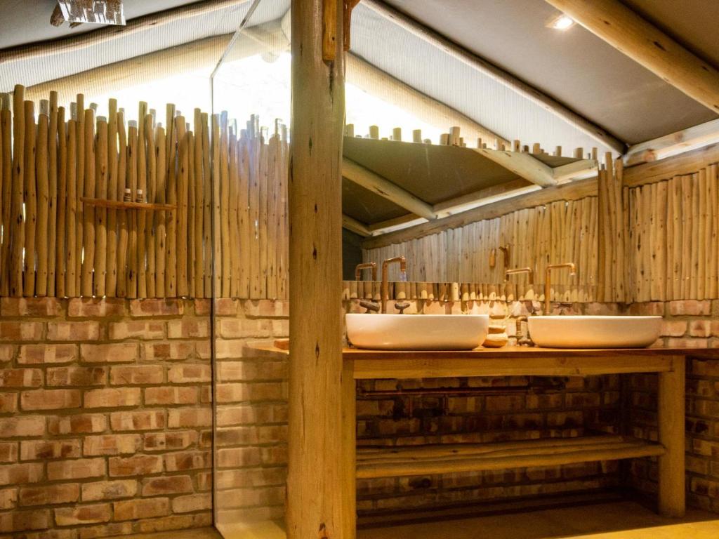 Ndhovu Safari Lodge, Mahango (updated prices 2025)