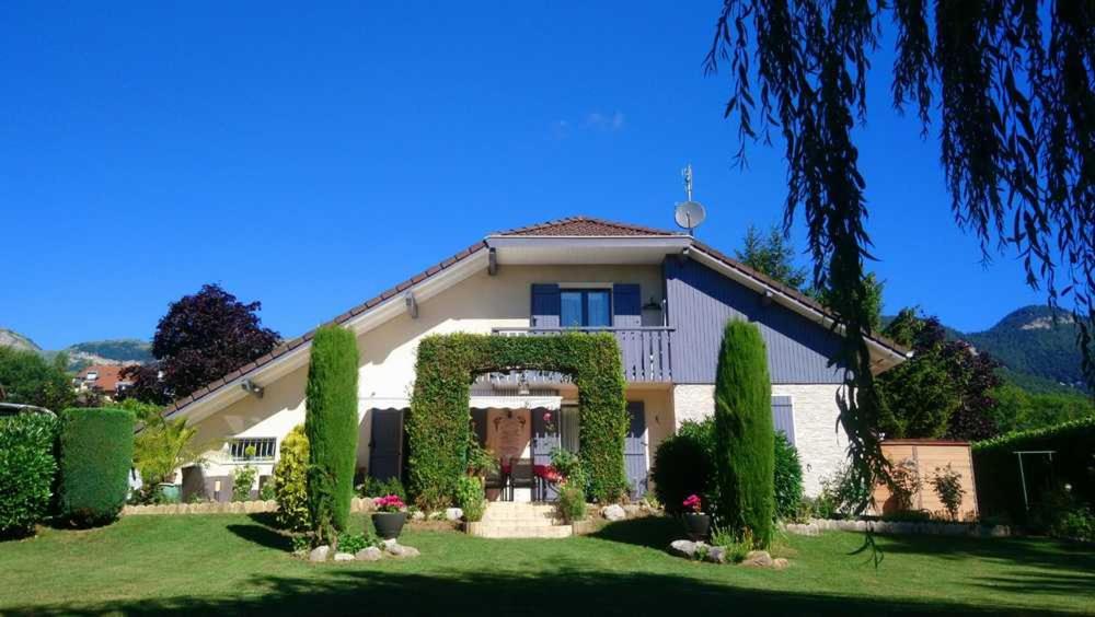 Emeraude, Gex (updated prices 2026)