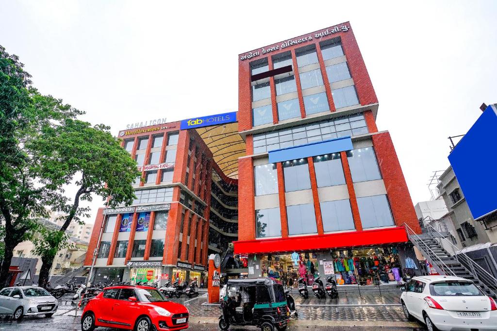 FabHotel Luxurious Inn - Near Prime Arcade, Surat (updated prices 2026)