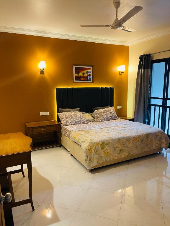 Riviera palms 1 Luxury 1 BHK apartment with Swimmimg Pool view- Arpora ...