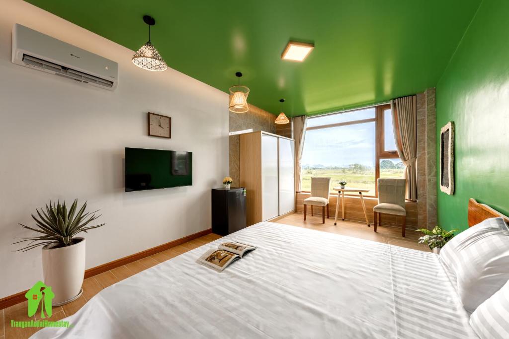 Room in House - Trang An Ao Dai Homestay - Triple room with field view and private bathroom ...