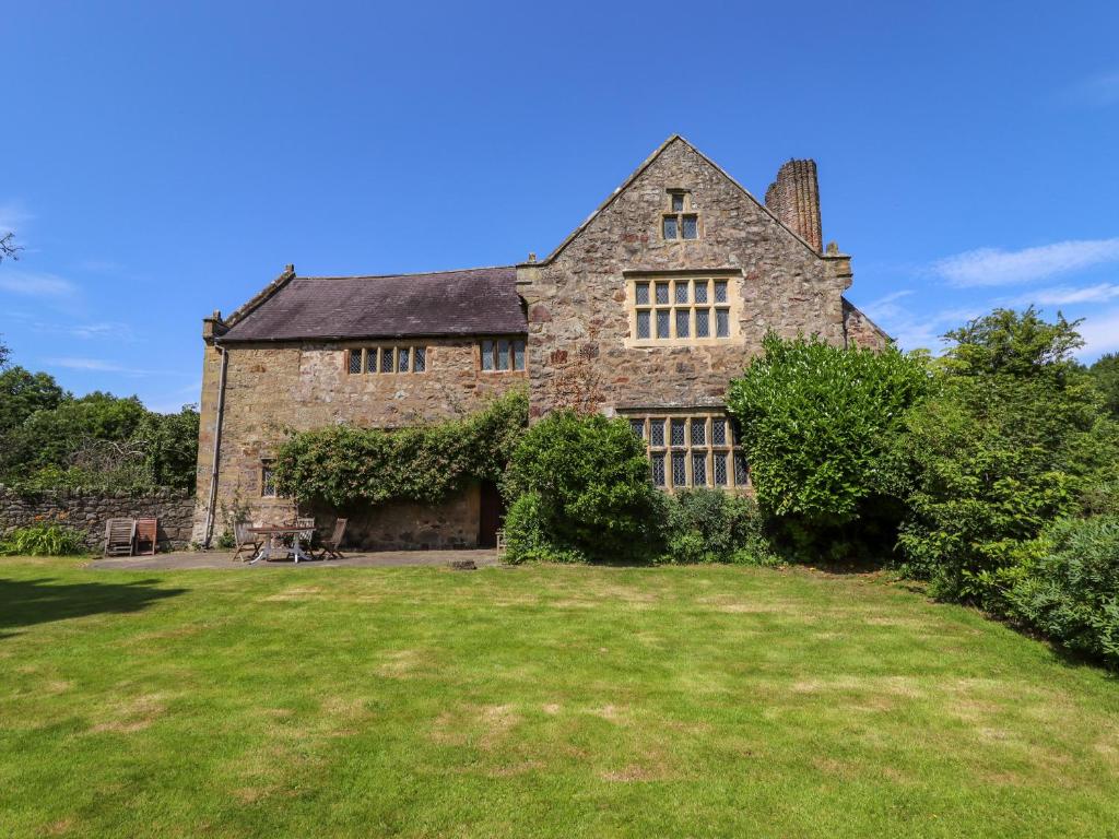 Y Fferm, Padeswood (updated prices 2025)