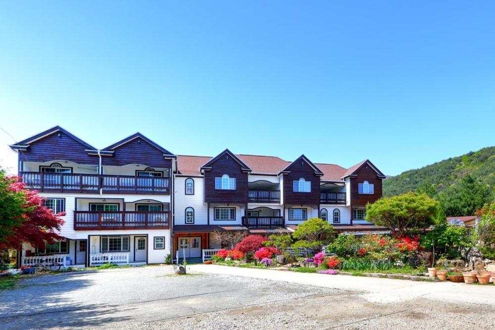 Muju Snow Country Pension, Muju (updated prices 2025)