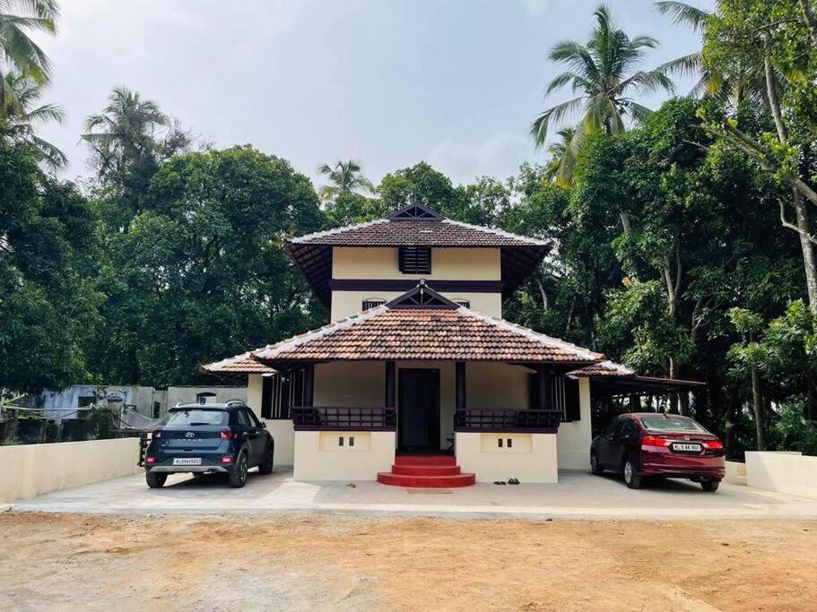 Neermathalam, a traditional kerala tharavadu, Palakkad (updated prices ...