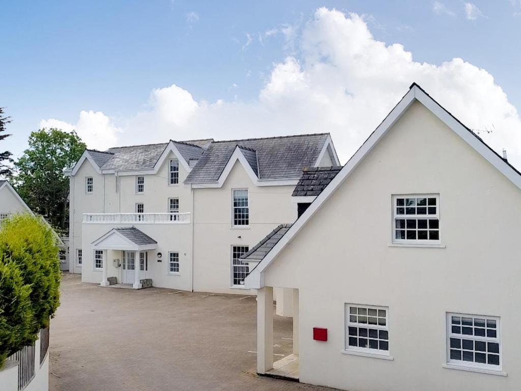 The Shell at the Hideaway, Tenby (updated prices 2025)