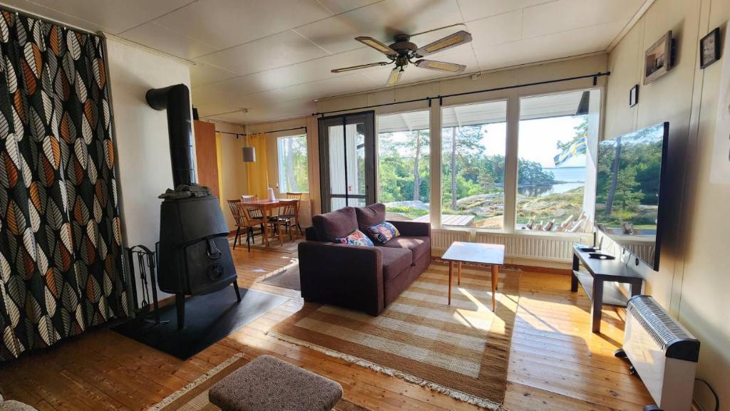 Vänern Lakeside Cliff House, Karlstad (updated prices 2025)