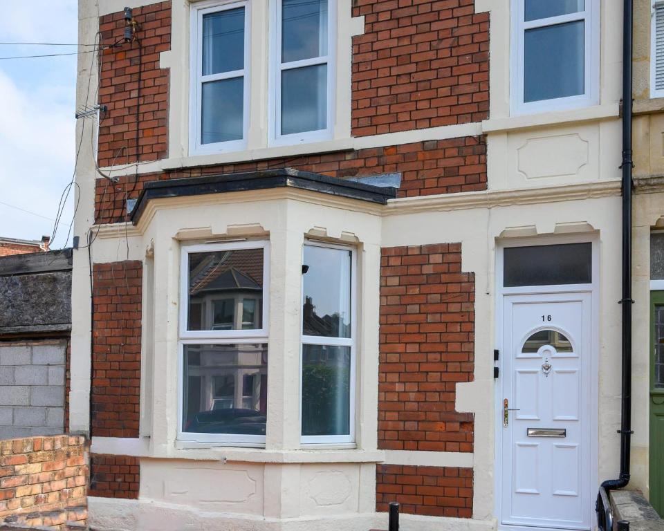 Brislington Base Super Convenient Apartment In South West By STAE-Homes ...