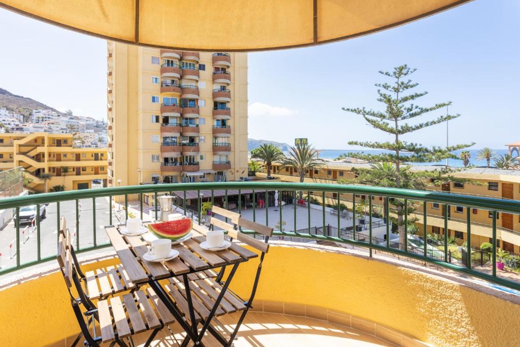 OkStay Torres Del Sol With sea and pool views, Arona (updated prices 2024)