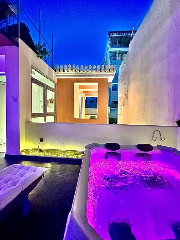 Pink Mango, Athens (updated prices 2026)