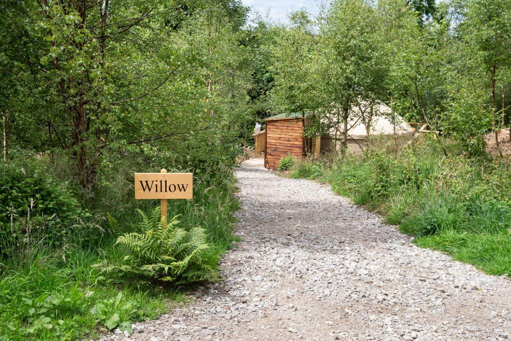 Yurtshire Eavestone Lake - Willow, Ripon (updated prices 2026)