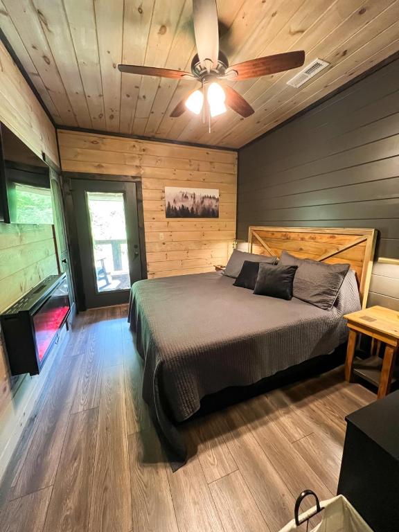 JJ Getaway is a Beautiful 1 Bedroom Cabin in Cobbly Knob - Sleeps 6 ...
