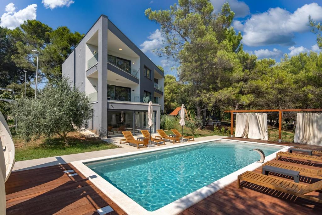 Black & White - heated pool, Pula (updated prices 2026)
