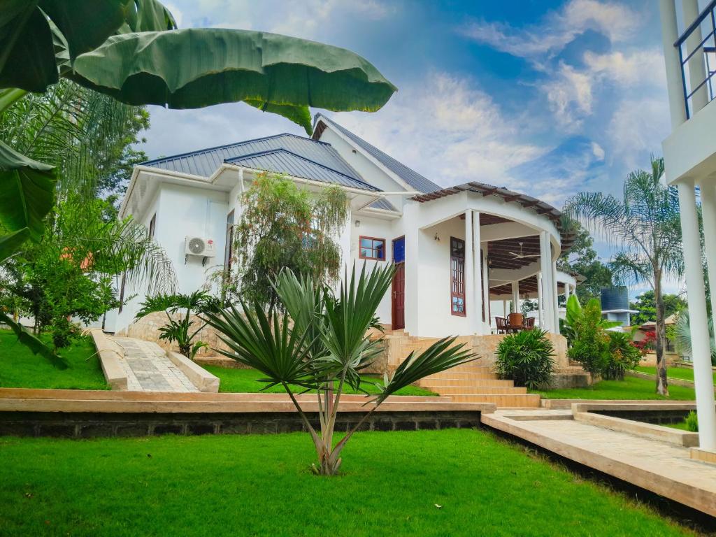 Hellen's Riverside villas, Moshi (updated prices 2026)