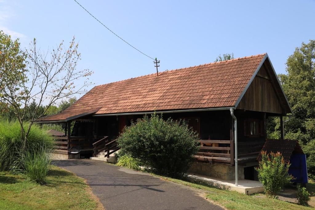 Wooden house Mali Vrh, Kamanje (aktualisierte Preise für 2025)