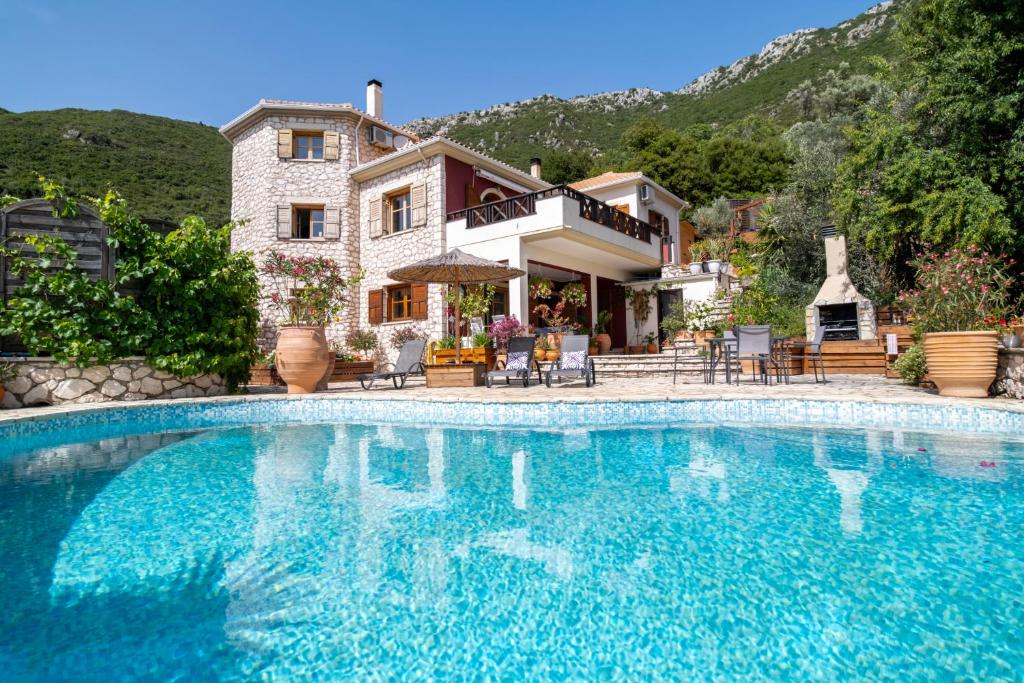 Arapaki Secret Garden, Ground Floor 2-bed Deluxe Suite, Private Pool ...